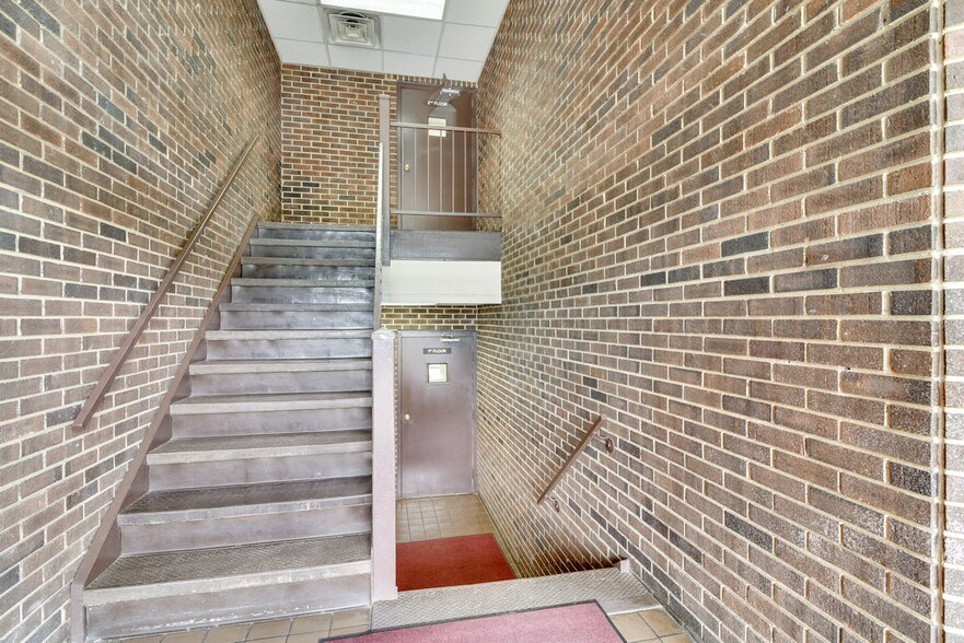 8807 Sudley Rd, Manassas, VA 20110 - Office For Lease Cityfeet.com