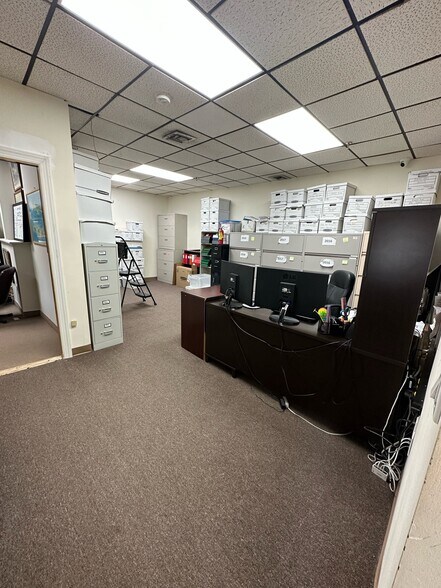 33 E Merrick Rd, Valley Stream, NY 11580 - Flex/R&D For Lease Cityfeet.com