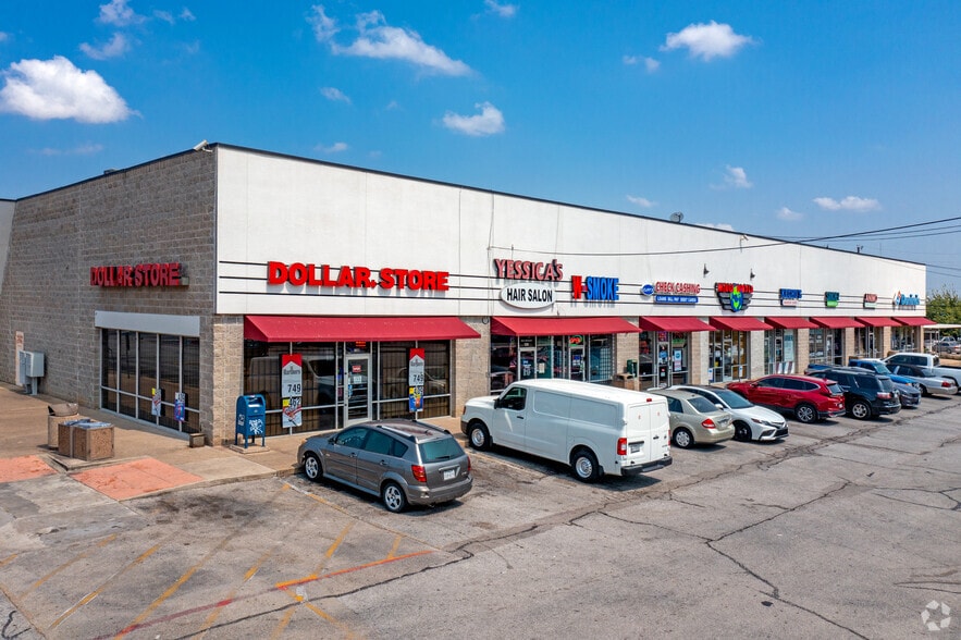 1050 N Westmoreland Rd Dallas Tx 75211 For Lease
