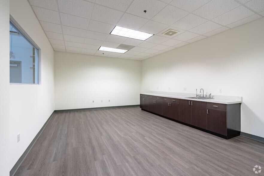 2220 Camino Del Sol, Oxnard, CA 93030 - Industrial For Lease Cityfeet.com