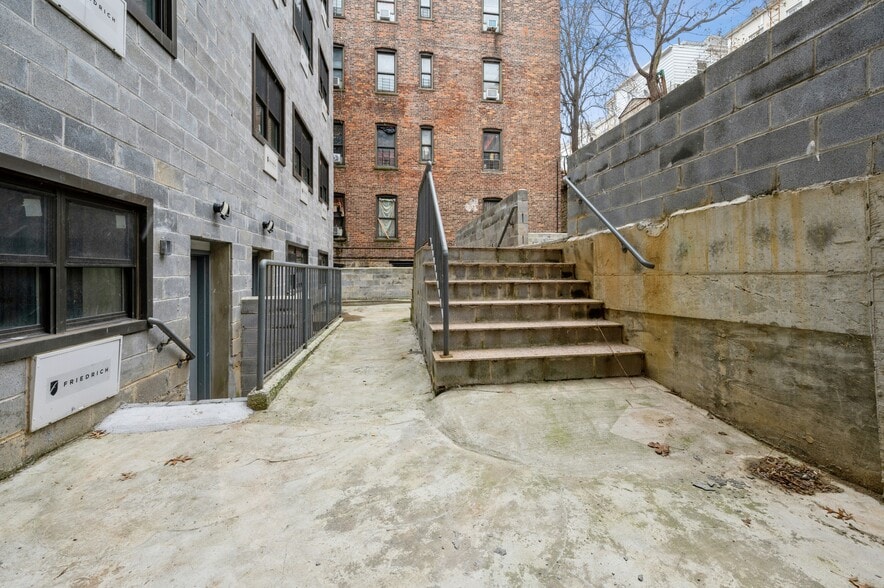 113 Father Zeiser Pl, Bronx, NY 10468 - Apartments For Sale Cityfeet.com
