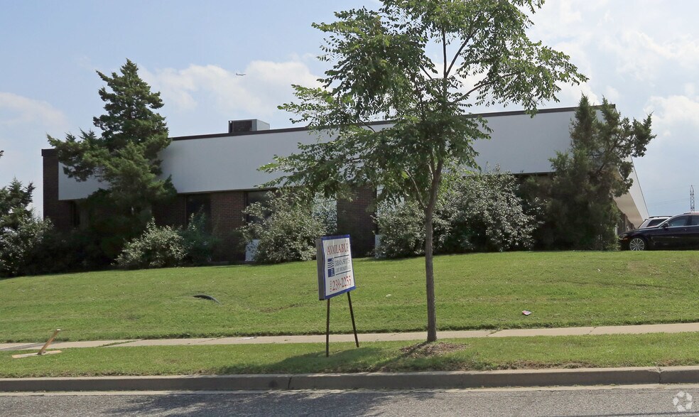 111 Martin Ross Ave, Toronto, ON M3J 2M1 - Industrial For Lease ...