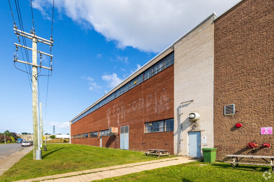 11001 Secant Rue, Montréal, QC H1J 1S6 - Industrial For Lease Cityfeet.com