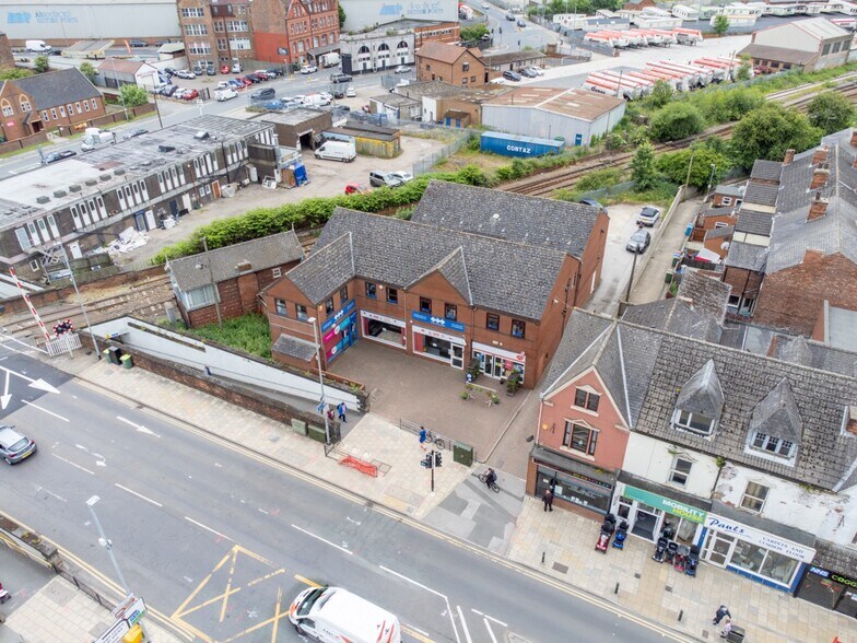 76 Boothferry Rd, Goole, NHS DN14 6AA - Storefront Retail Office For ...