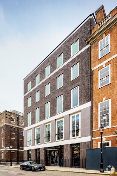 8 St. Jamess Sq, London, LND SW1Y 4JU - Office Cityfeet.com
