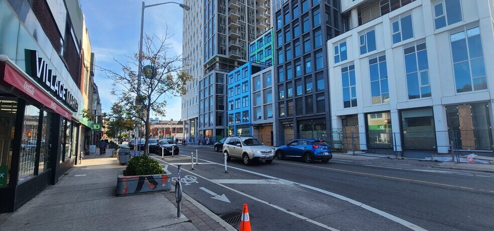 568-570 Bloor St W, Toronto, ON M6G 2L7 - Retail For Lease Cityfeet.com