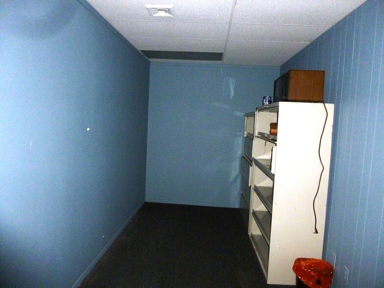 14716 Allen Rd, Taylor, MI 48180 - Office For Sale Cityfeet.com