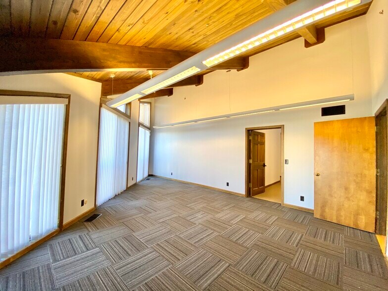 5130 Hickory Point Frontage Rd, Decatur, IL 62526 - Lofts/Showrooms For ...