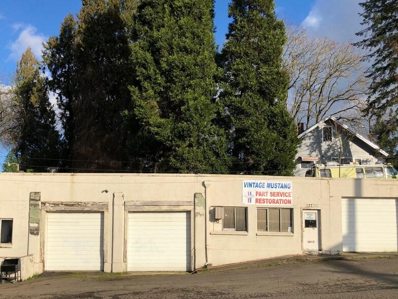 12780 SE McLoughlin Blvd, Milwaukie, OR 97222 - Showroom For Sale ...