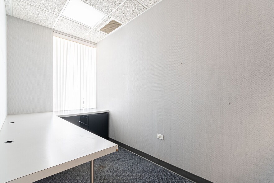 1260 W Higgins Rd, Hoffman Estates, IL 60169 - Office Cityfeet.com