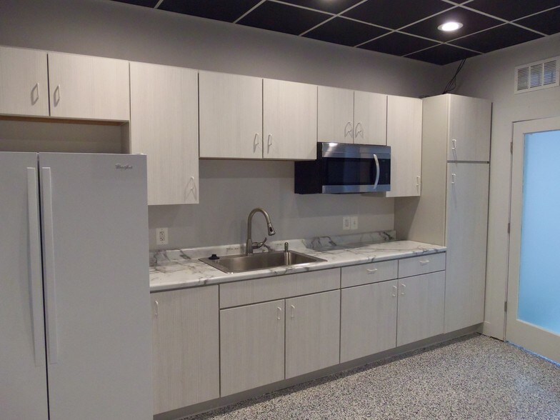 45453 Woodward Ave, Pontiac, MI 48341 - Industrial For Lease Cityfeet.com