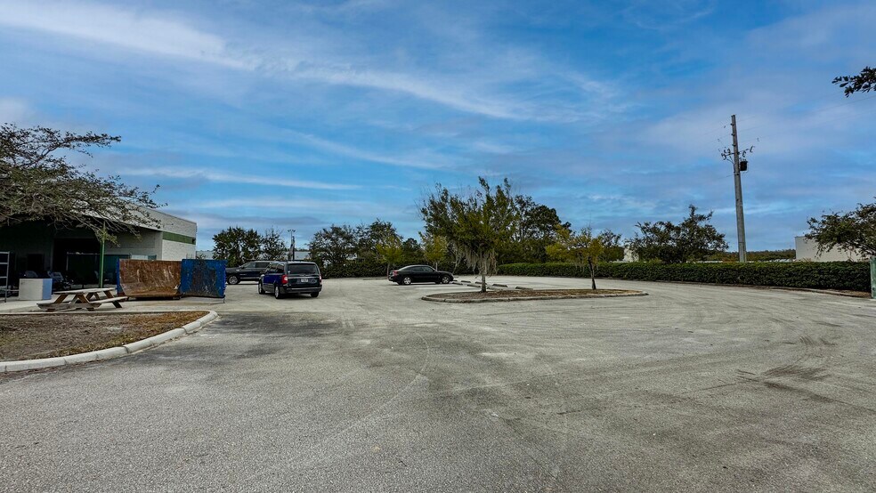 10775 Central Port Dr, Orlando, FL 32824 - Flex/R&D For Lease Cityfeet.com