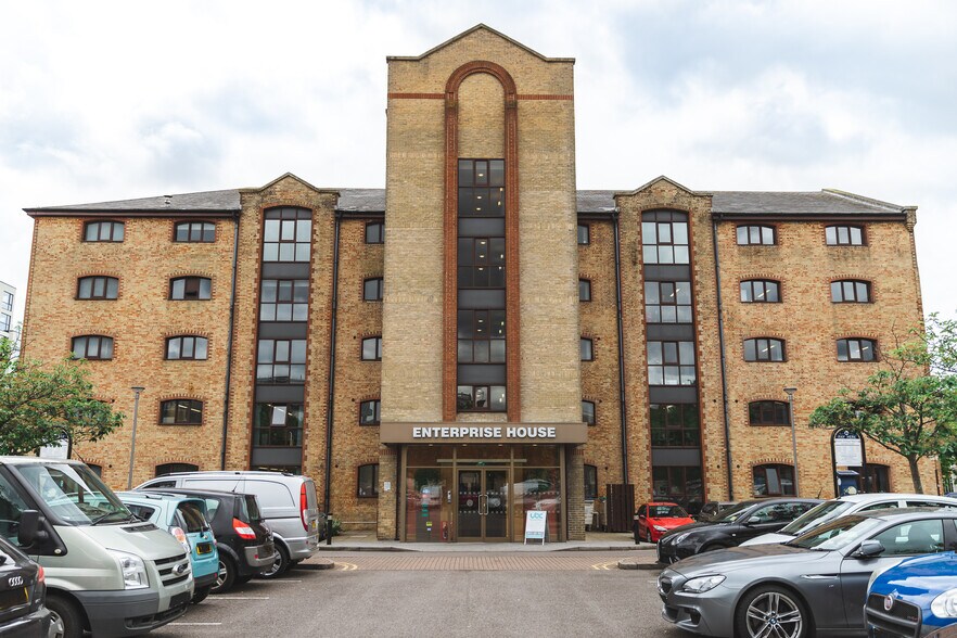 Ocean Way, Southampton, HAM SO14 3XB - Coworking Space Cityfeet.com