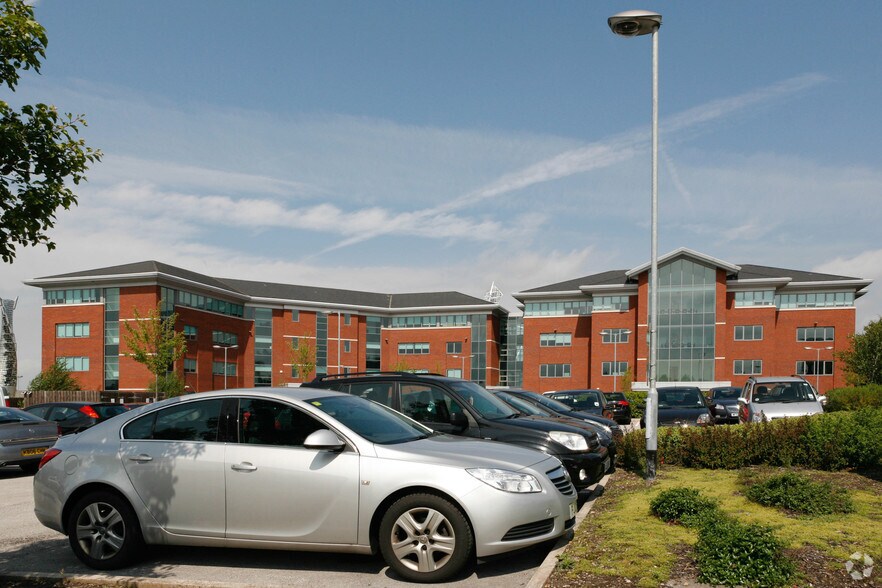 4A-4B The Parklands, Bolton, GTM BL6 4SD - Office For Lease Cityfeet.com