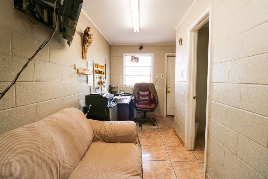 4119 Santa Maria Ave, Laredo, TX 78041 - Hotel For Sale Cityfeet.com