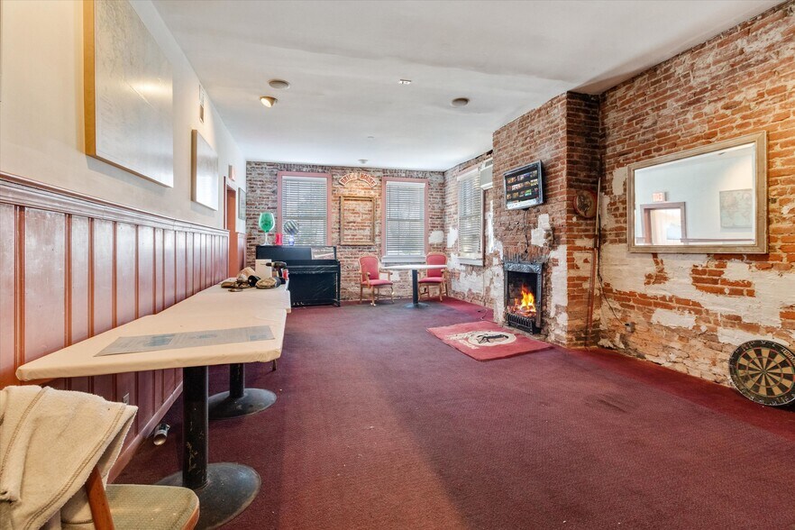 1530 Cedarhurst Rd, Shady Side, MD 20764 - Storefront Retail Office For ...