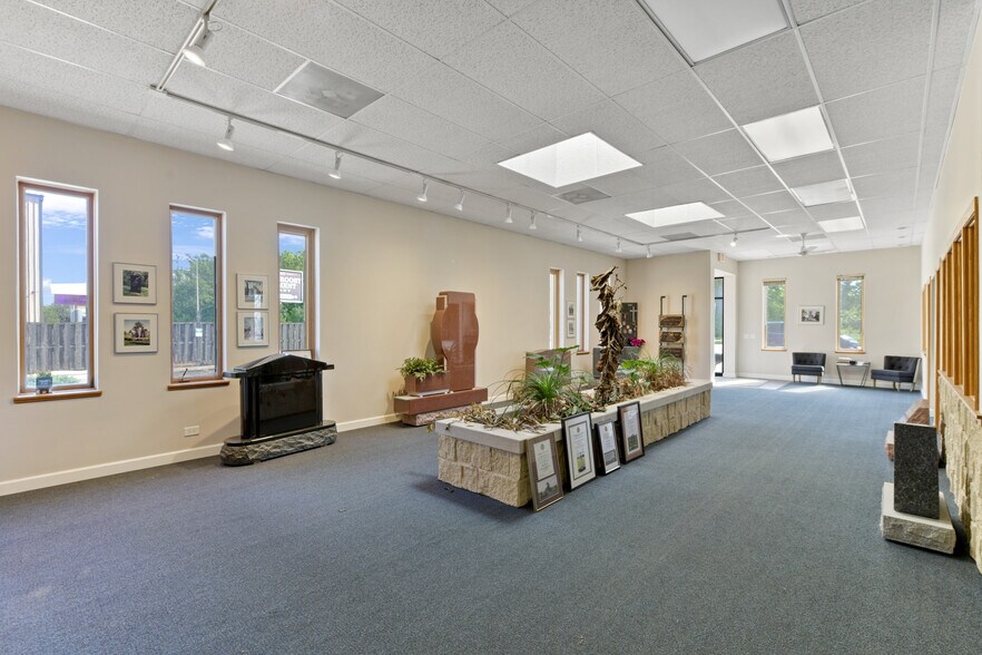 24 S River Rd, Des Plaines, IL 60016 - Office For Lease Cityfeet.com