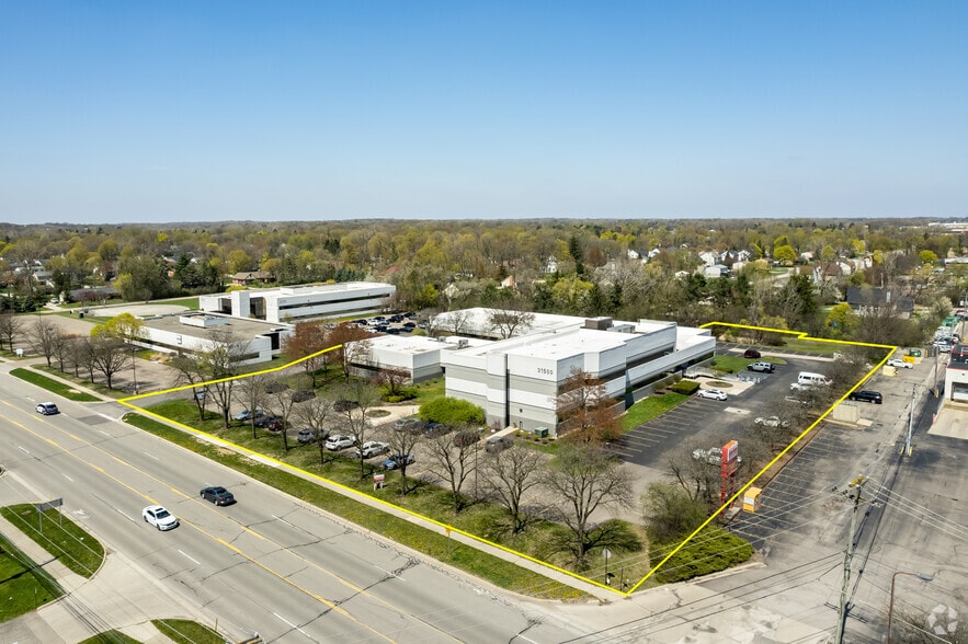31500 W 13 Mile Rd, Farmington, MI 48334 - Medical Office For Lease ...