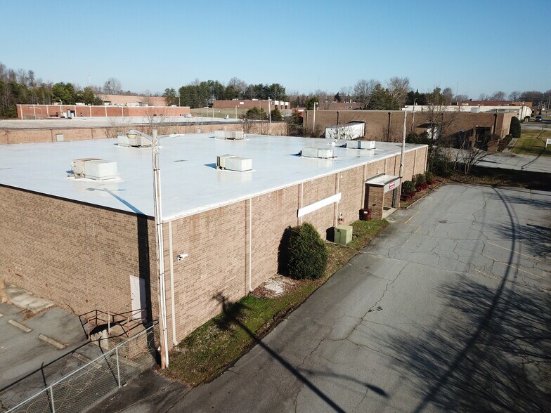 819 Baker Rd, High Point, NC 27263 - Industrial For Lease Cityfeet.com