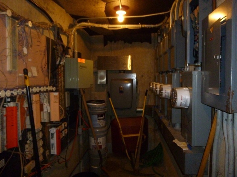 14716 Allen Rd, Taylor, MI 48180 - Office For Sale Cityfeet.com