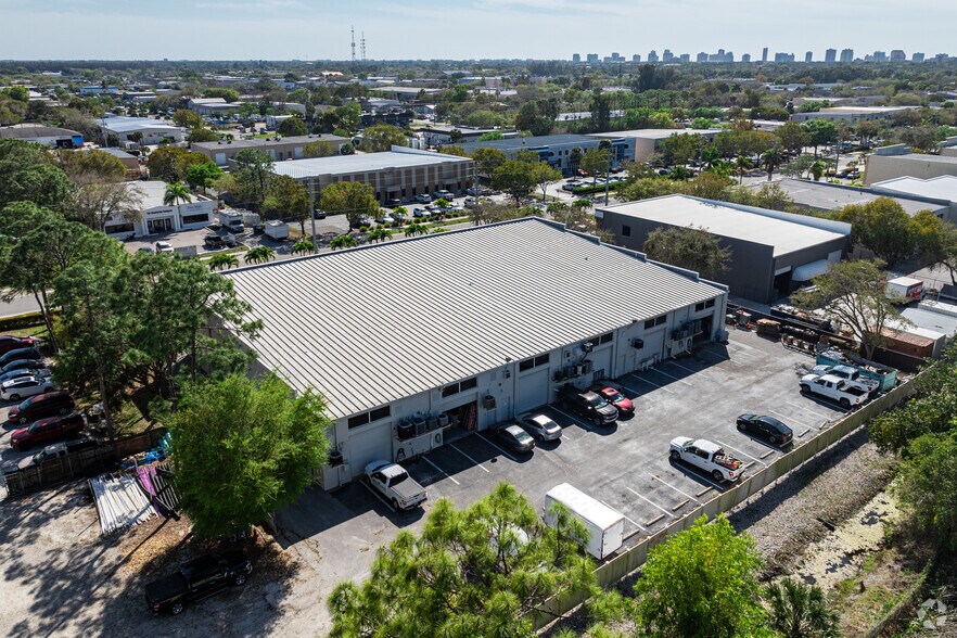 2043-2069 Trade Center Way, Naples, FL 34109 - Showroom For Sale ...