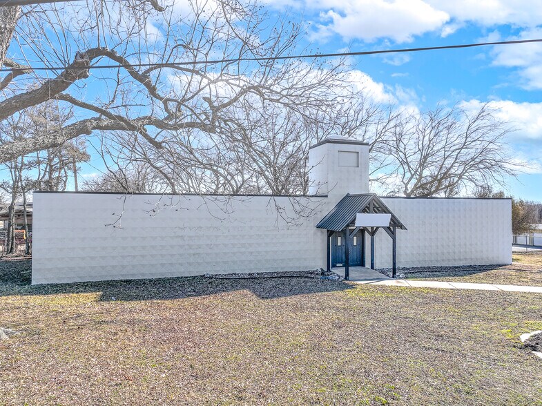 9657 New Sapulpa Rd, Sapulpa, OK 74066 - Storefront Retail Office For ...