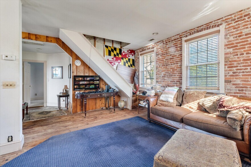 1530 Cedarhurst Rd, Shady Side, MD 20764 - Storefront Retail Office For ...