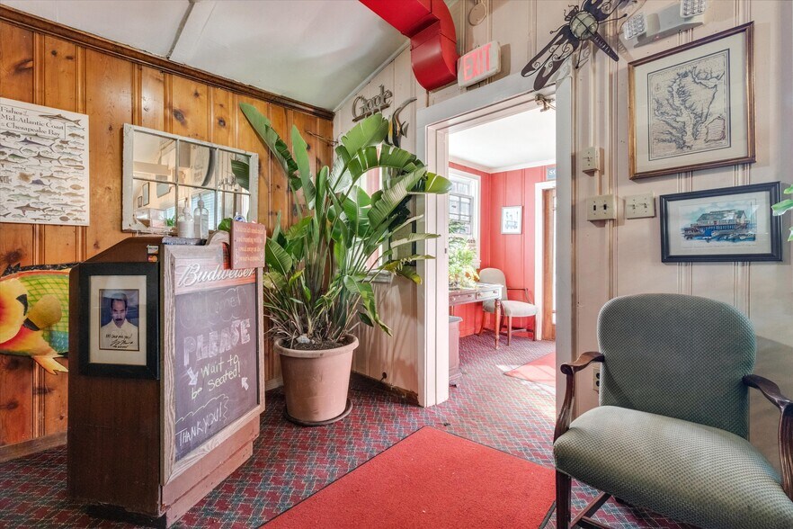 1530 Cedarhurst Rd, Shady Side, MD 20764 - Storefront Retail Office For ...