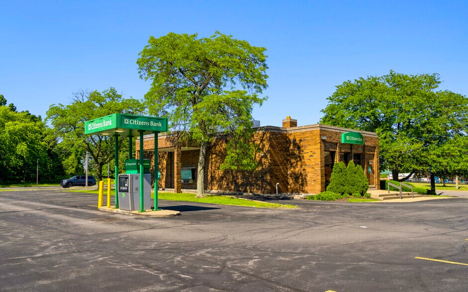 7360 York Rd, Parma, OH 44130 - Bank For Sale Cityfeet.com