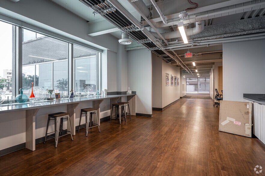 2100 Travis St, Houston, TX 77002 - Office For Lease Cityfeet.com