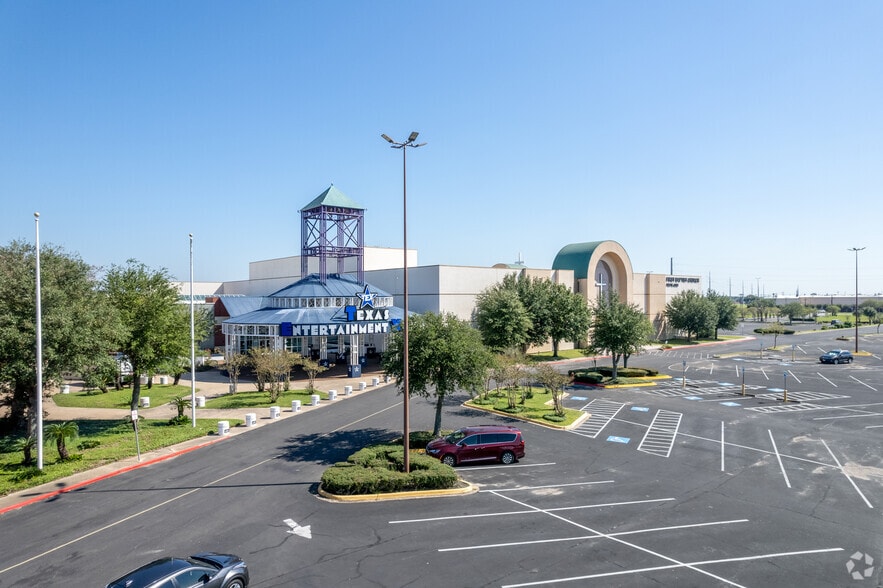 10000 Emmett F Lowry Expy, Texas City, TX 77591 - Retail For Lease ...