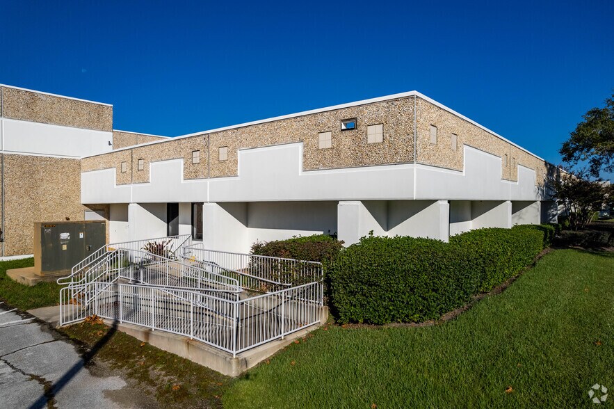 3200 Mercy Dr, Orlando, FL 32808 - Industrial For Lease Cityfeet.com