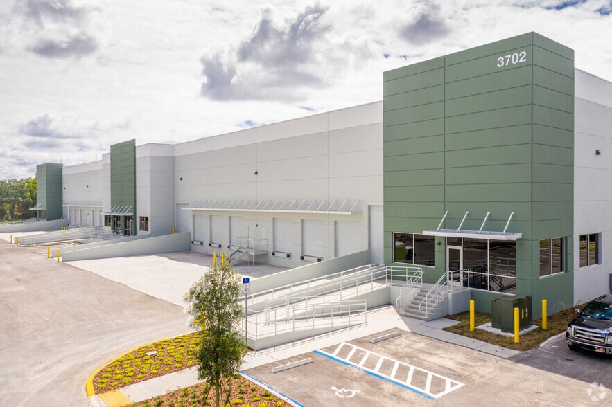 3702 Mercy Star Ct, Orlando, FL 32808 - Industrial For Lease Cityfeet.com