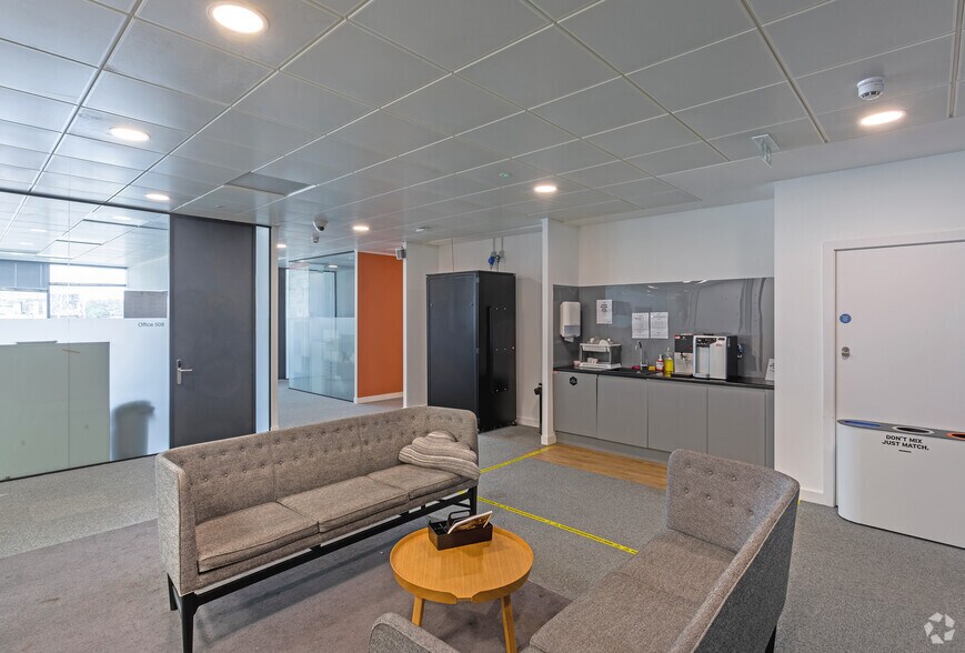 Concourse Way, Sheffield, SYK S1 2BP - Coworking Space Cityfeet.com