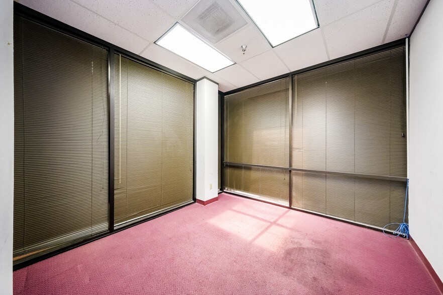 2820 S Padre Island Dr, Corpus Christi, TX 78415 - Office For Lease ...