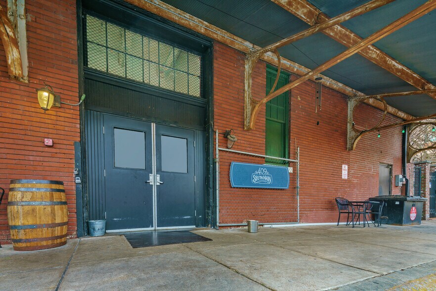 409 S Main St, Memphis, TN 38103 - Retail For Lease Cityfeet.com