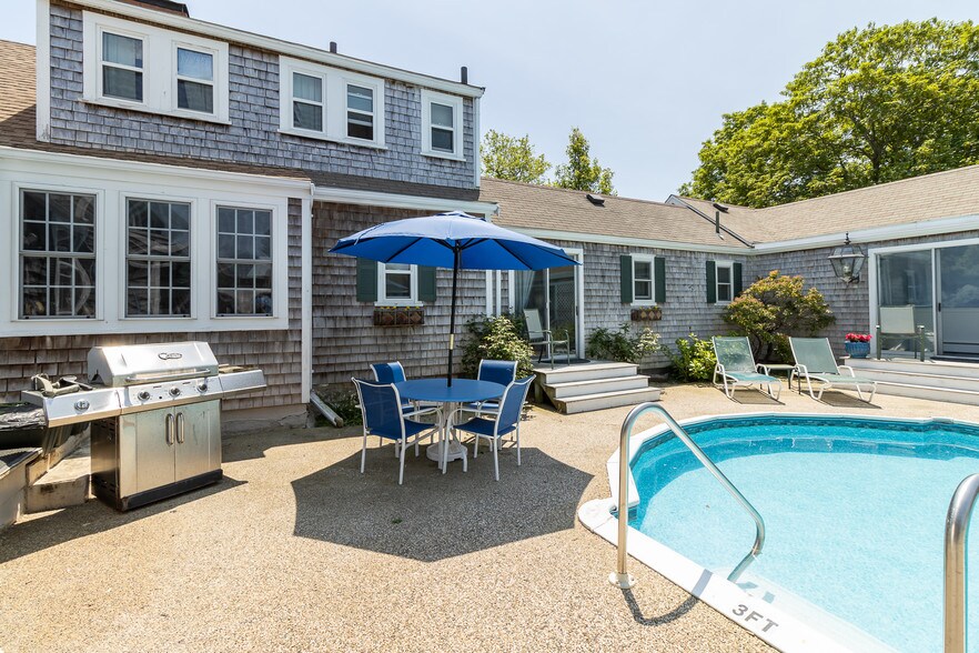 2504 Main St, West Barnstable, MA 02668 - Hotel For Sale Cityfeet.com