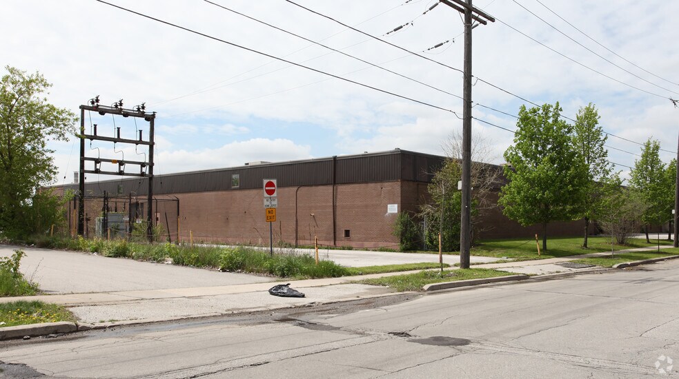 125 Tycos Dr, Toronto, ON M6B 1W6 - Industrial For Lease Cityfeet.com