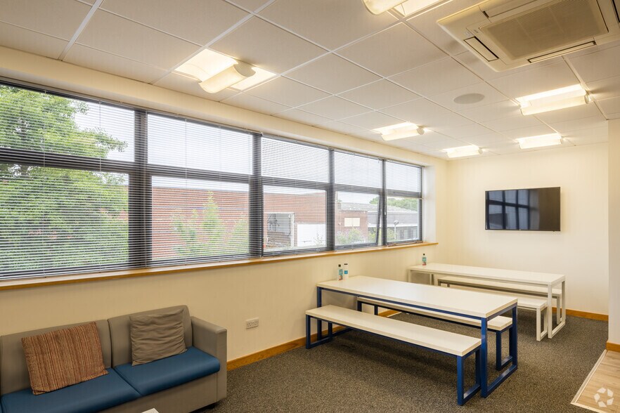 Stirling Way, Borehamwood, HRT WD6 2BT - Office For Lease Cityfeet.com