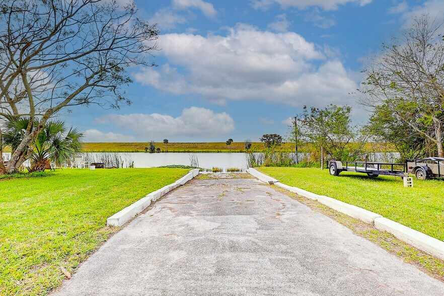 11486 US Highway 441 SE, Okeechobee, FL 34974 - Freestanding For Sale ...