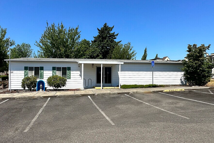 233 NW 1st St, Gresham, OR 97030 - Storefront Retail Office For Sale ...