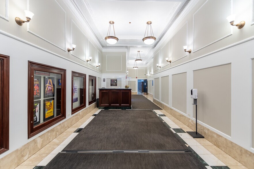 17 N State St, Chicago, IL 60602 - Office For Lease Cityfeet.com