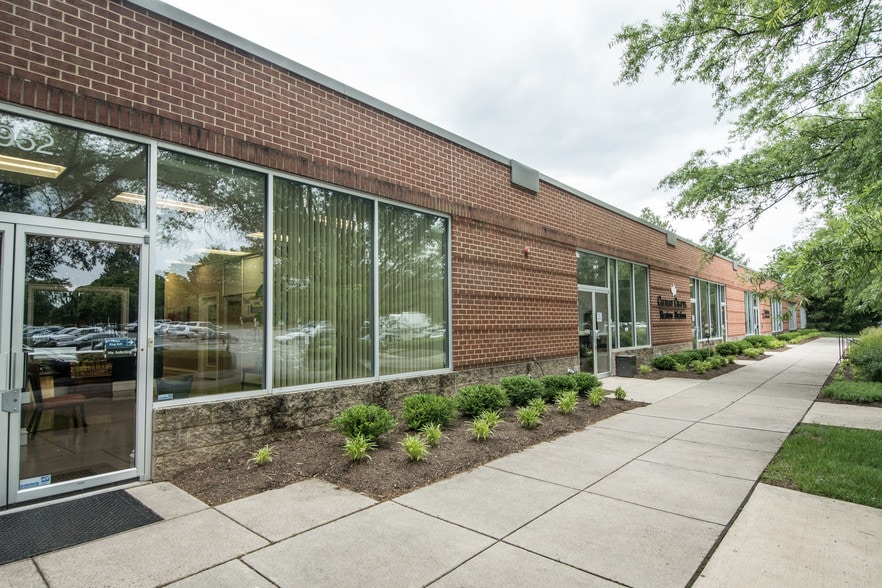 1946-1954 W Isaac Newton Sq, Reston, VA 20190 - Lofts/Showrooms For ...