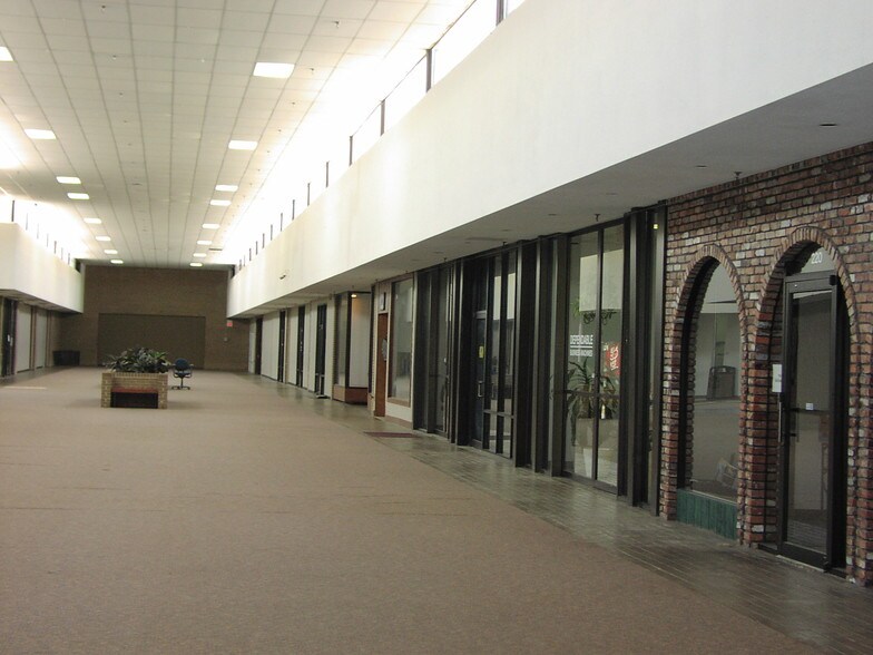 1000 W Main St, Dothan, AL 36301 - Storefront Retail Office For Sale ...