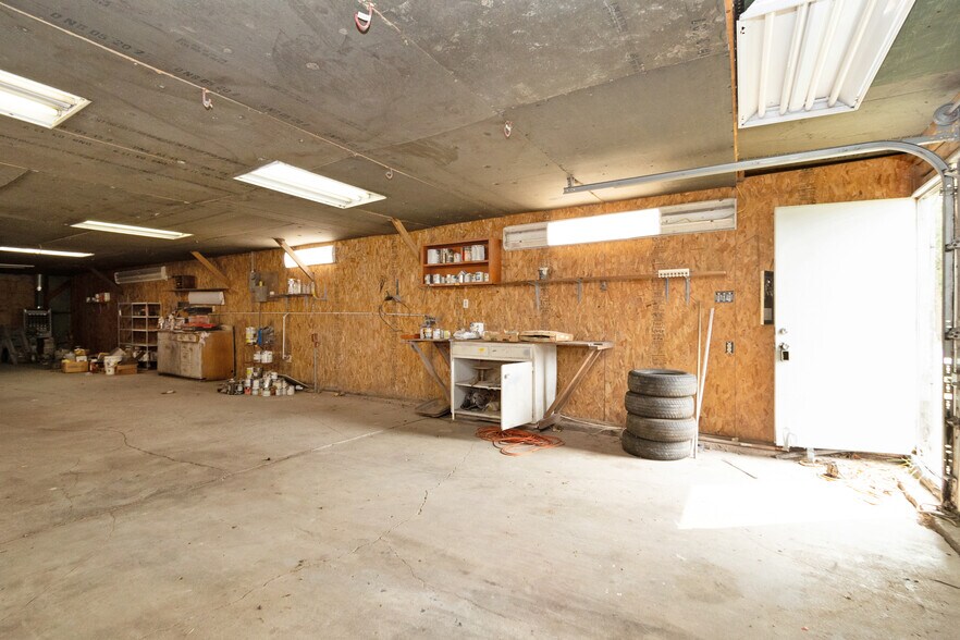 410 W Mackenzie St, White City, KS 66872 - Industrial For Sale Cityfeet.com