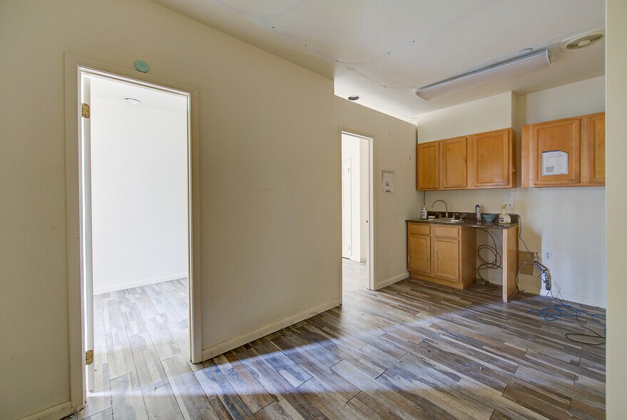 11882 Metropolitan Ave, Jamaica, NY 11415 - Apartments For Sale ...