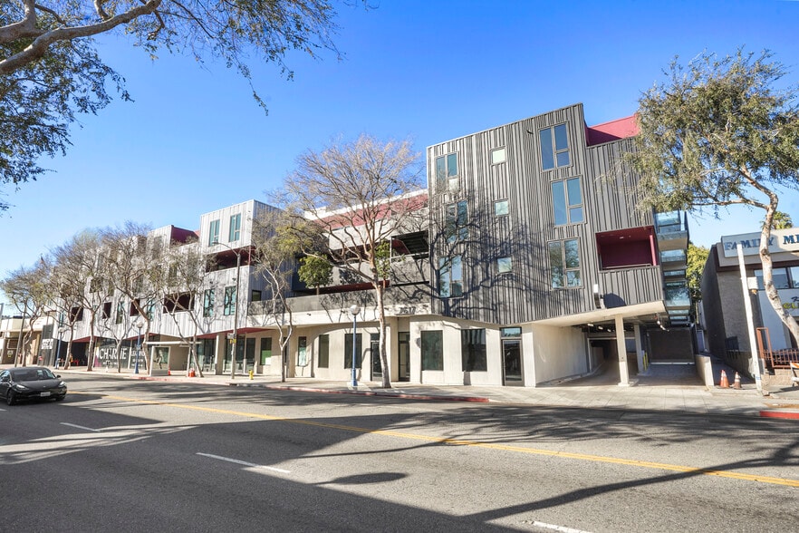 7617 Santa Monica Blvd, West Hollywood, CA 90046 - Multi-Family For Lease Cityfeet.com