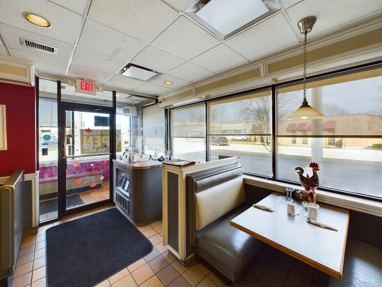 1640 S River Rd, Des Plaines, IL 60018 - Retail For Lease Cityfeet.com