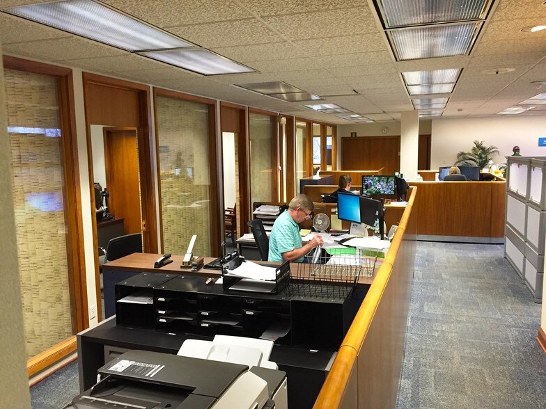 2425 Hubbell Ave, Des Moines, IA 50317 - Manufacturing For Sale ...