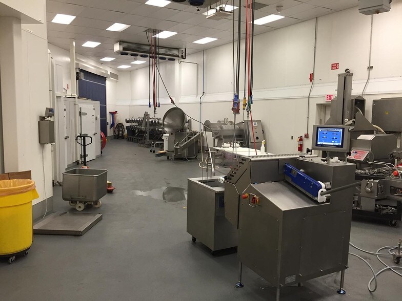 2425 Hubbell Ave, Des Moines, IA 50317 - Manufacturing For Sale ...